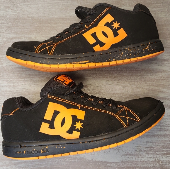DC | Shoes | Dc Shoes Black And Orange Sneakers Se3 | Poshmark